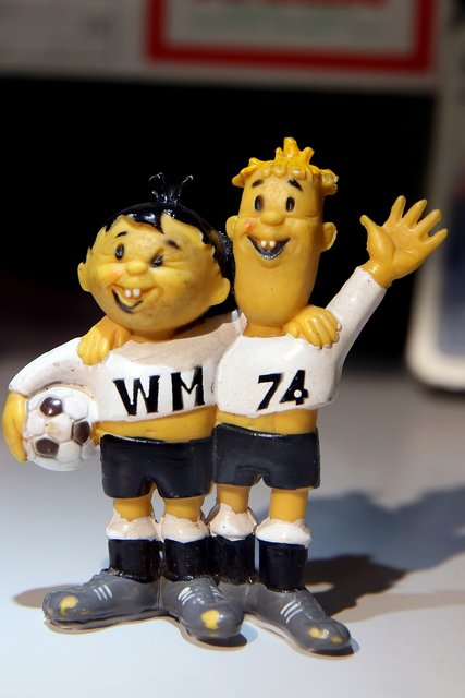 Die Geschichte der WM-Maskottchen begann 1966 in England mit "Willie ...