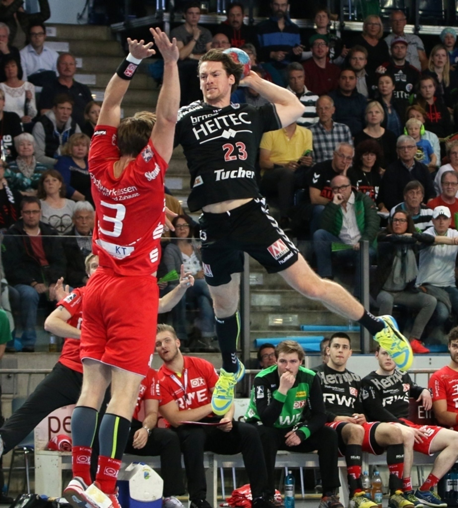 Handball-Bundesliga: HC Erlangen schlägt Essen vor Rekordkulisse mit 33 ...