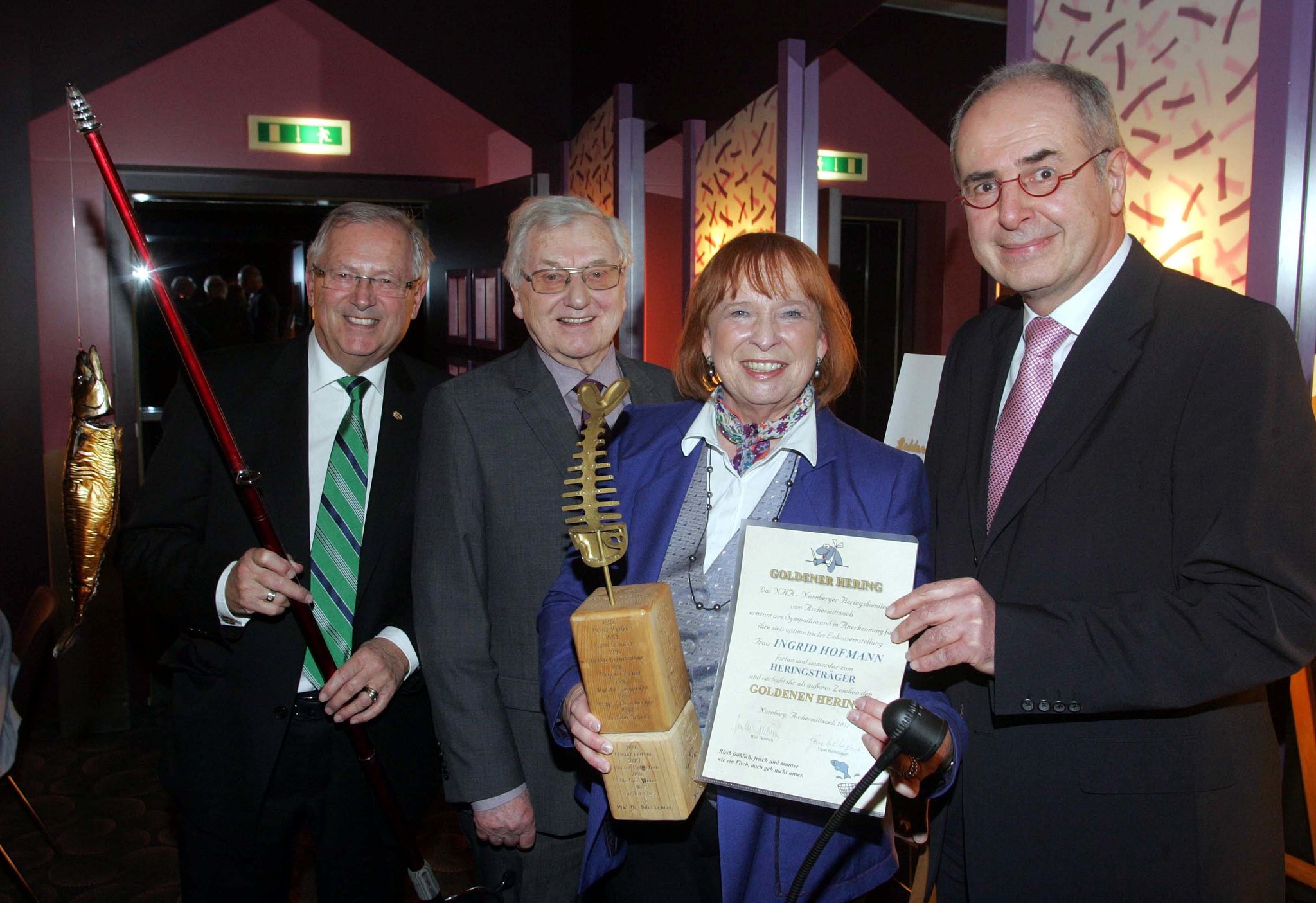 Ingrid Hofmann wurde mit dem Sonderorden "Goldener Hering ...