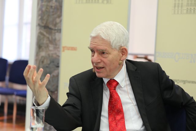 Dr. Josef Schuster vom Zentralrat der Juden in Deutschland im ...