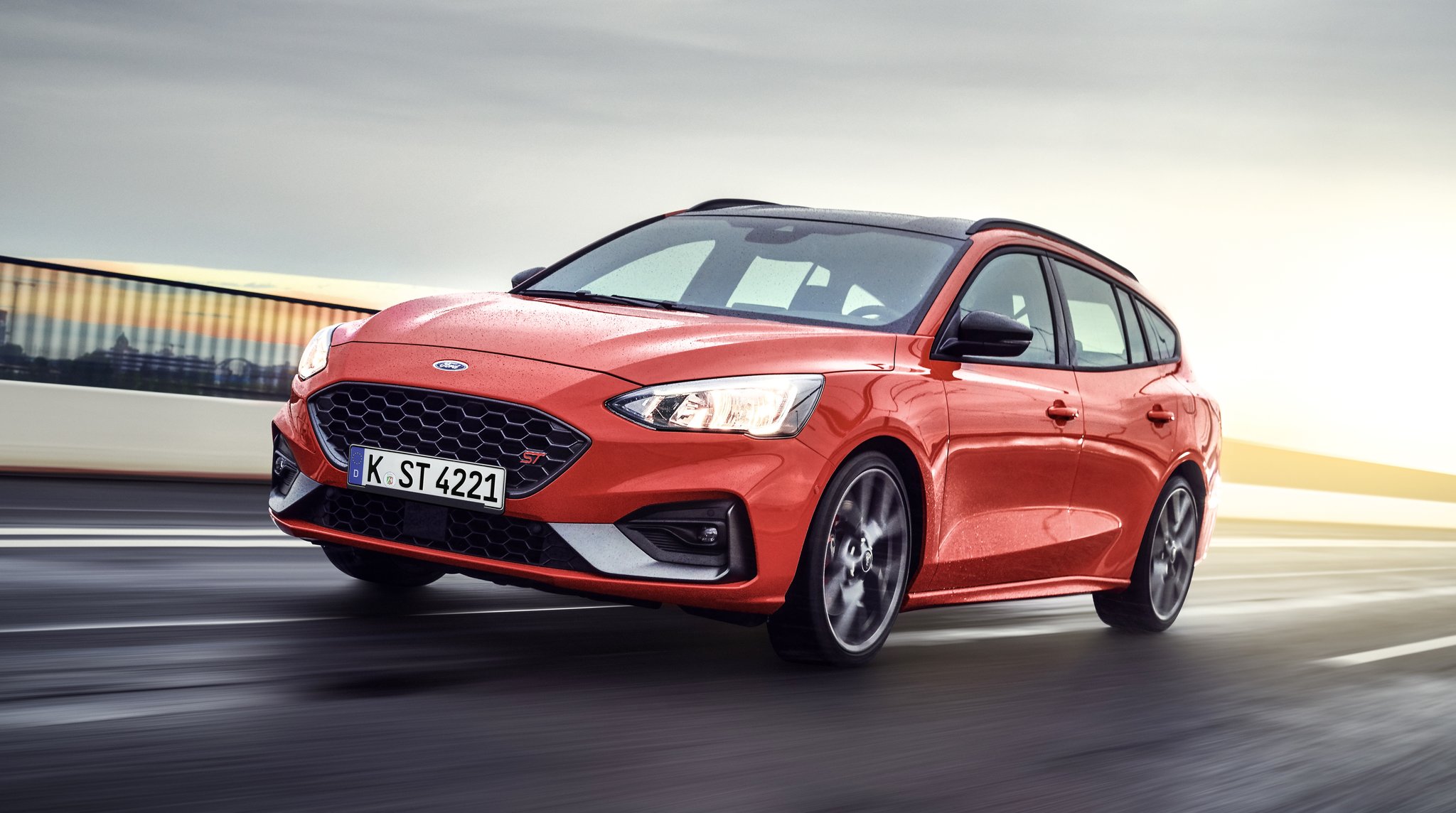 Wahlweise mit 190 oder 280 PS: Ford Focus ST Turnier: sportlicher Kombi ...