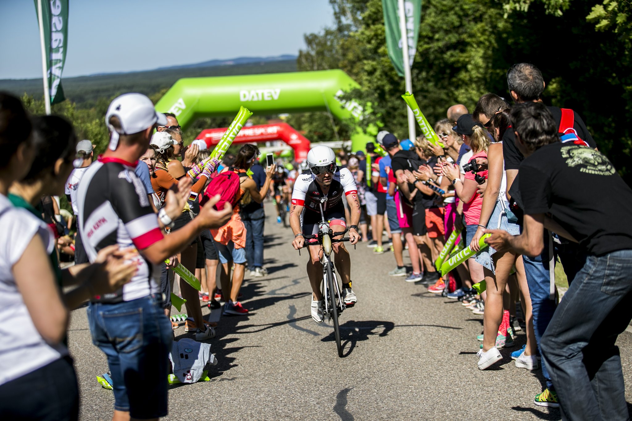Rund 250.000 Zuschauer werden an den Wegstrecken und Stimmungsnestern ...