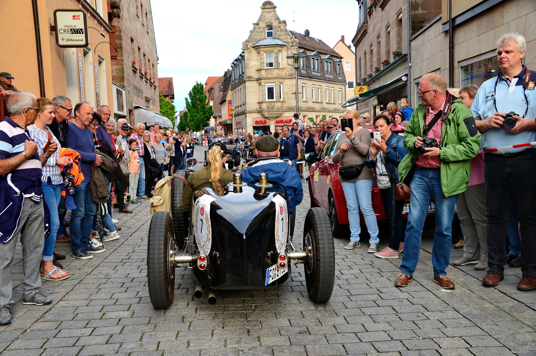 Traumhafte Oldtimer: Norisring Classic Rallye knattert durch Franken ...