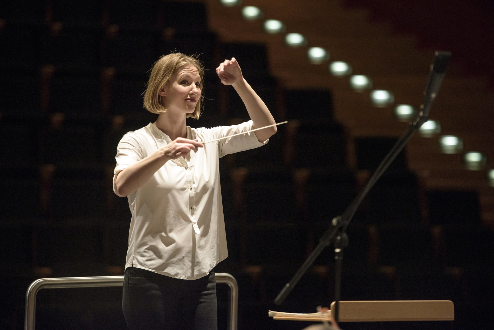 Generalmusikdirektorin der Staatsphilharmonie geehrt: Joana Mallwitz ...