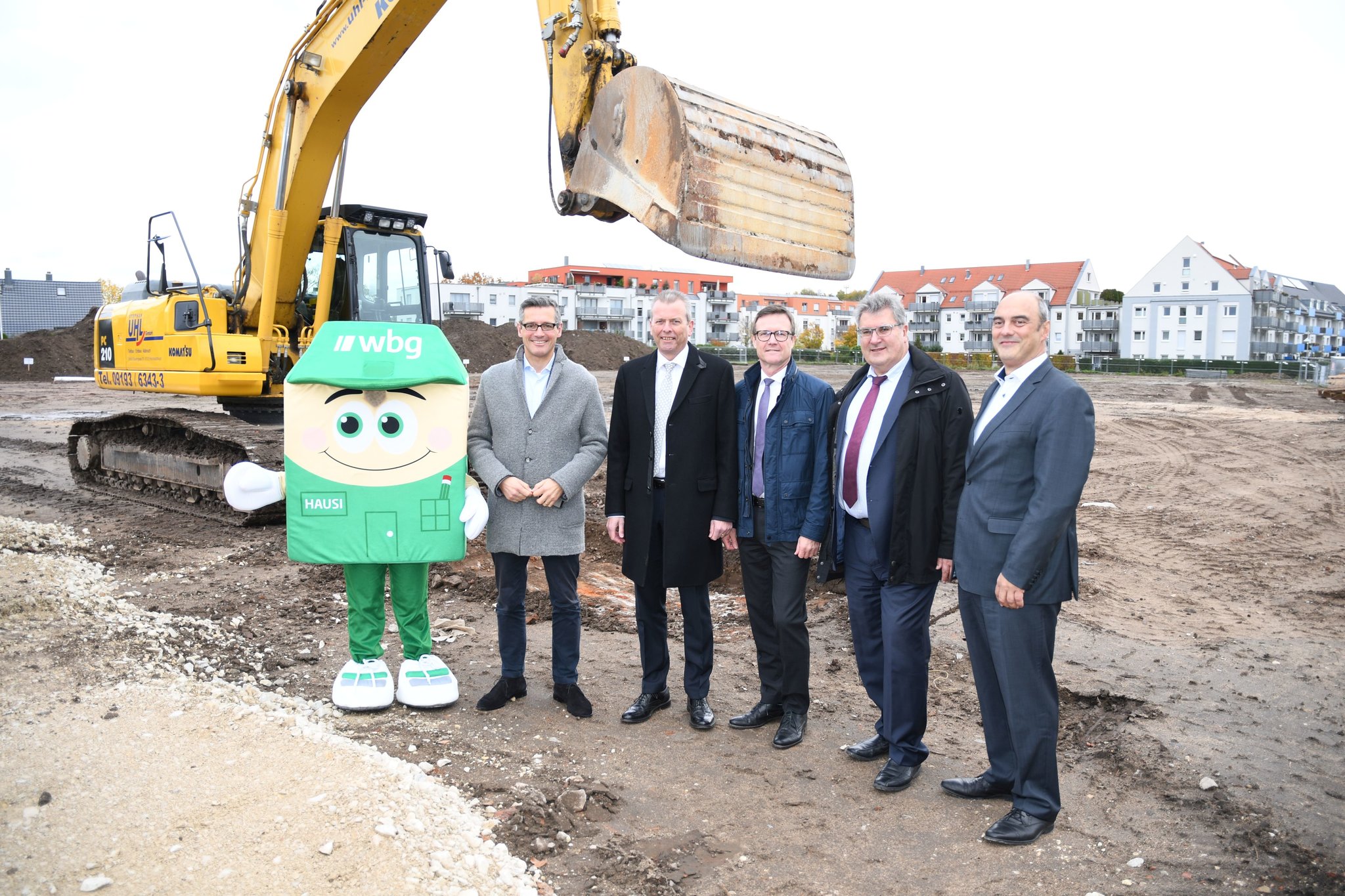 Oberbürgermeister Dr. Ulrich Maly startete den Bagger persönlich ...