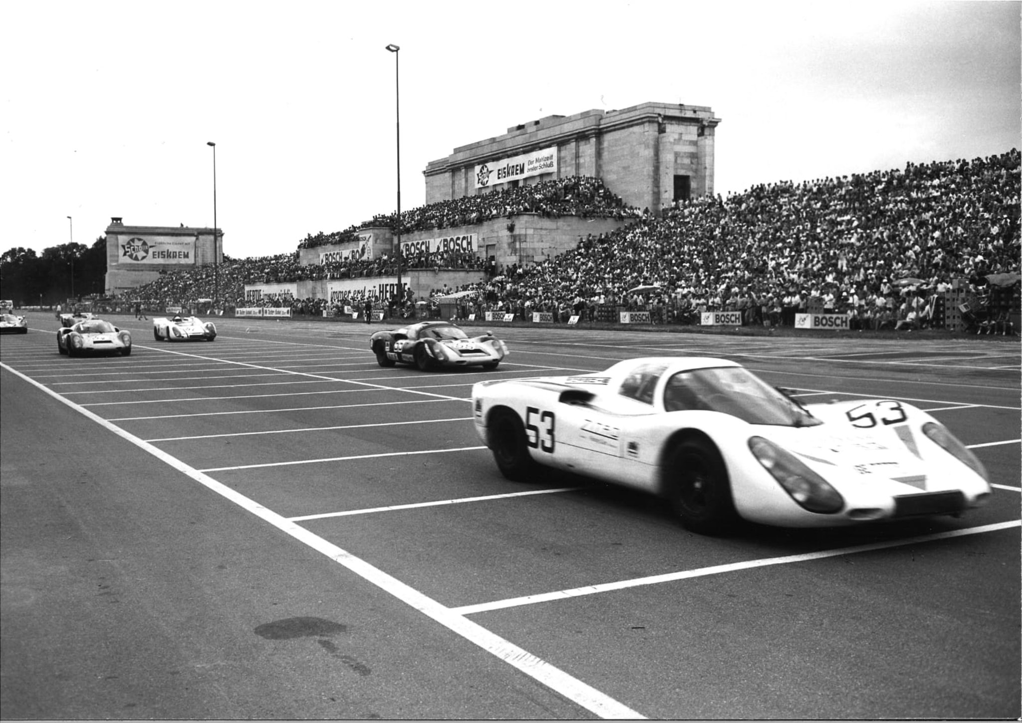 Oldtimer-Event in der NürnbergMesse: Norisring-Mega-Schau auf der RETRO ...