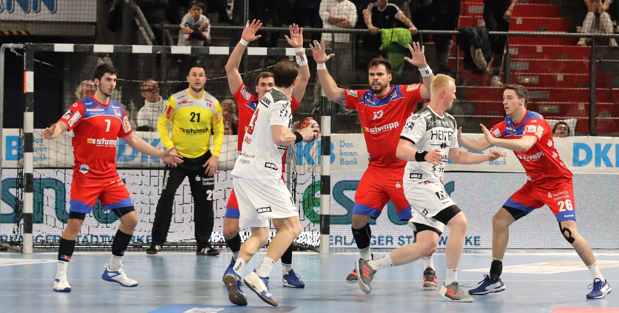 Erlanger Handballer belohnen sich in der ARENA mit wichtigen Punkten ...