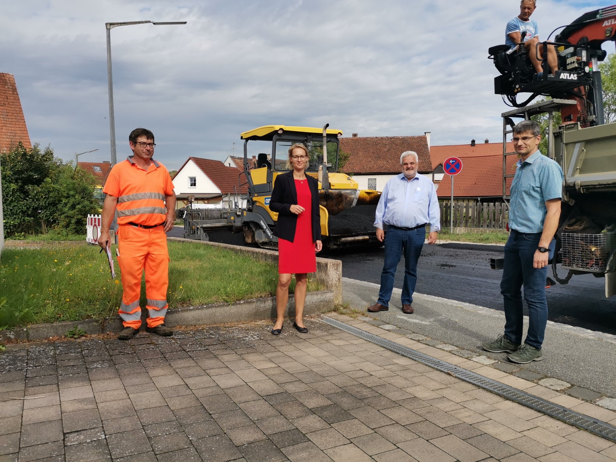 Sicher und intakt: Landkreis Roth kümmert sich um seine Straßen ...