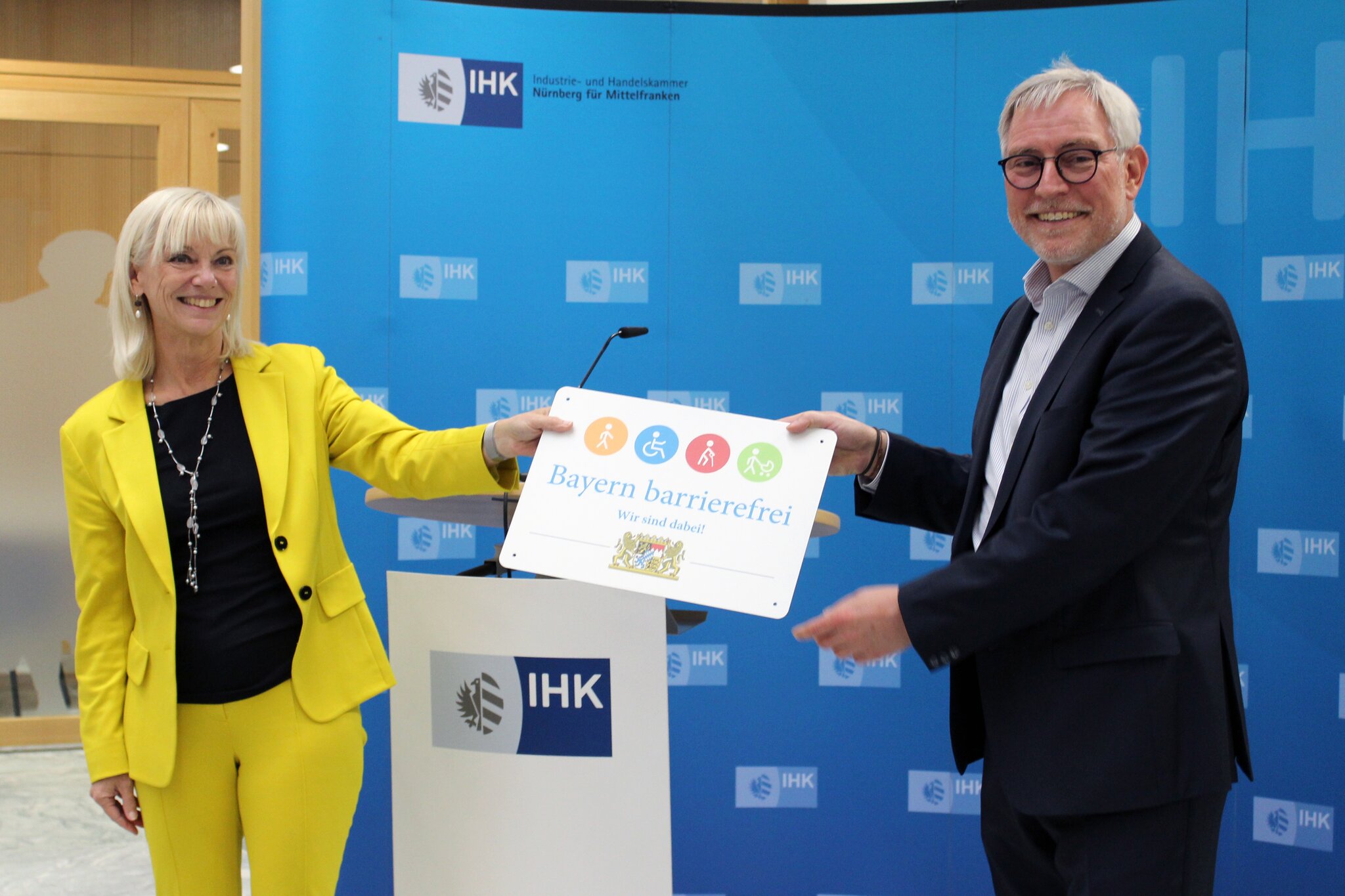 Auszeichnung für IHK Nürnberg für Mittelfranken: Barrierefrei unterwegs ...