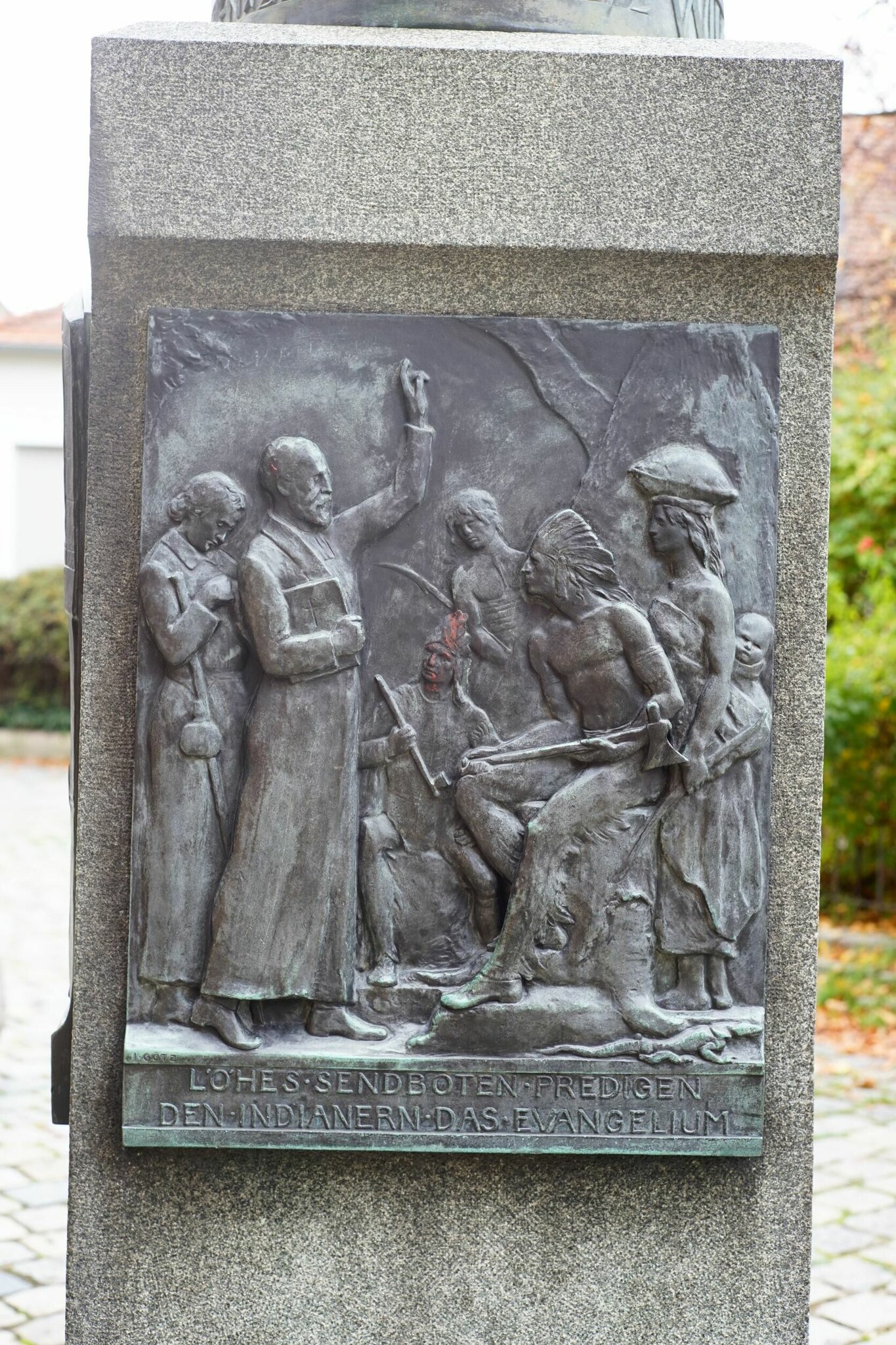 Wegen kolonialistischer Klischees: Fürther Löhe-Denkmal erhielt zum Buß- und Bettag eine ...