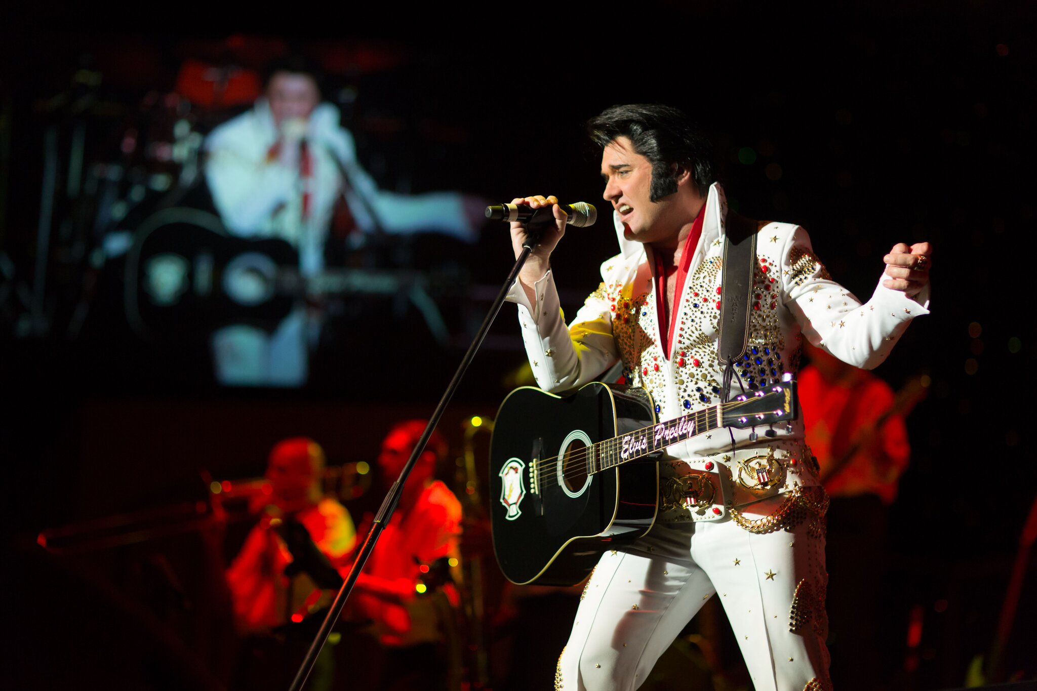 Eine einzigartige Zeitreise: 5x2 Tickets für "ELVIS – Das Musical ...