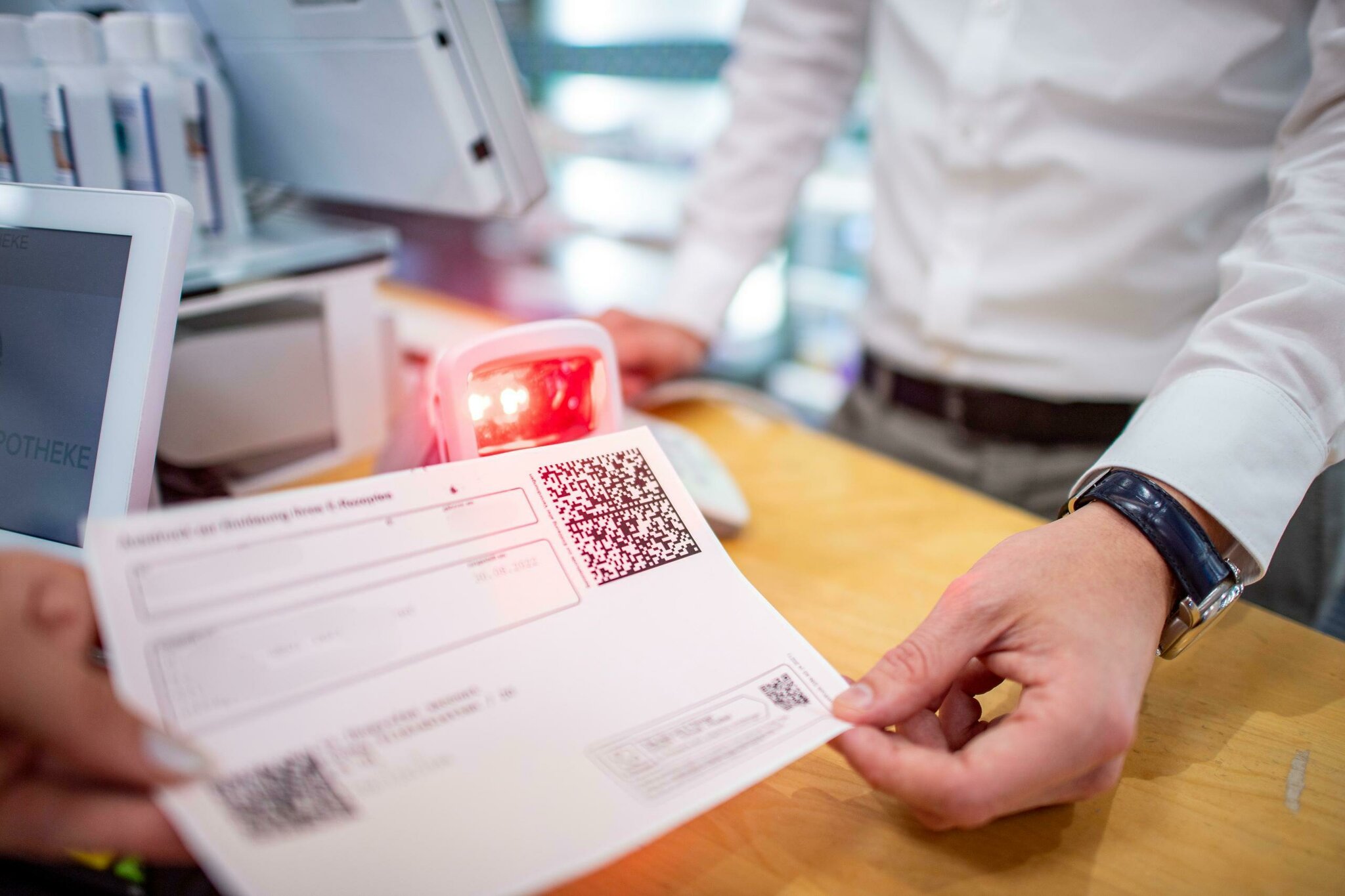 Endlich: Das E-Rezept geht an den Start: Ab 1. Juli endet beim Arzt die ...