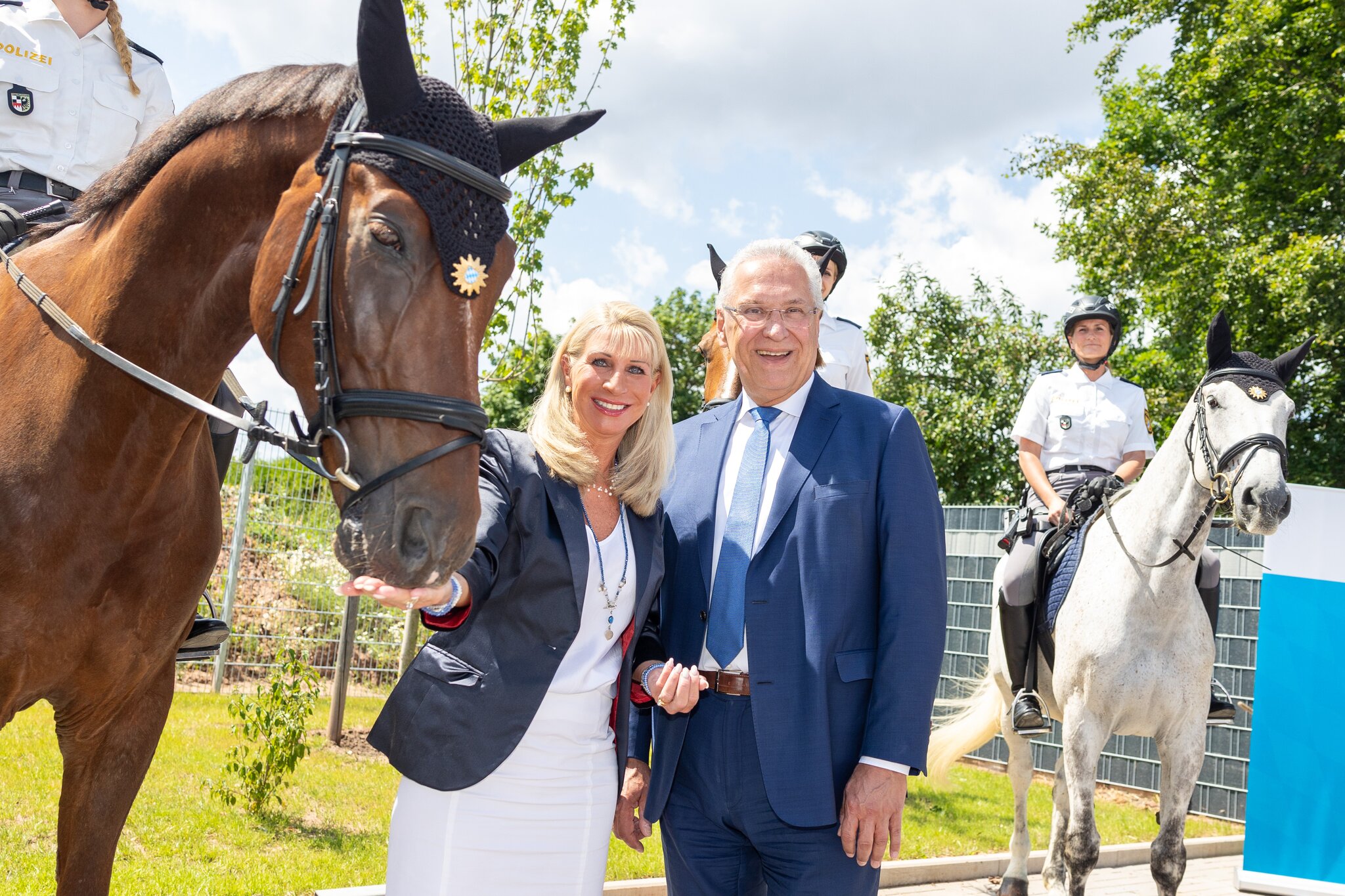 Herrmann und Baumüller-Söder bei Einweihung: Neues Dienstgebäude für ...