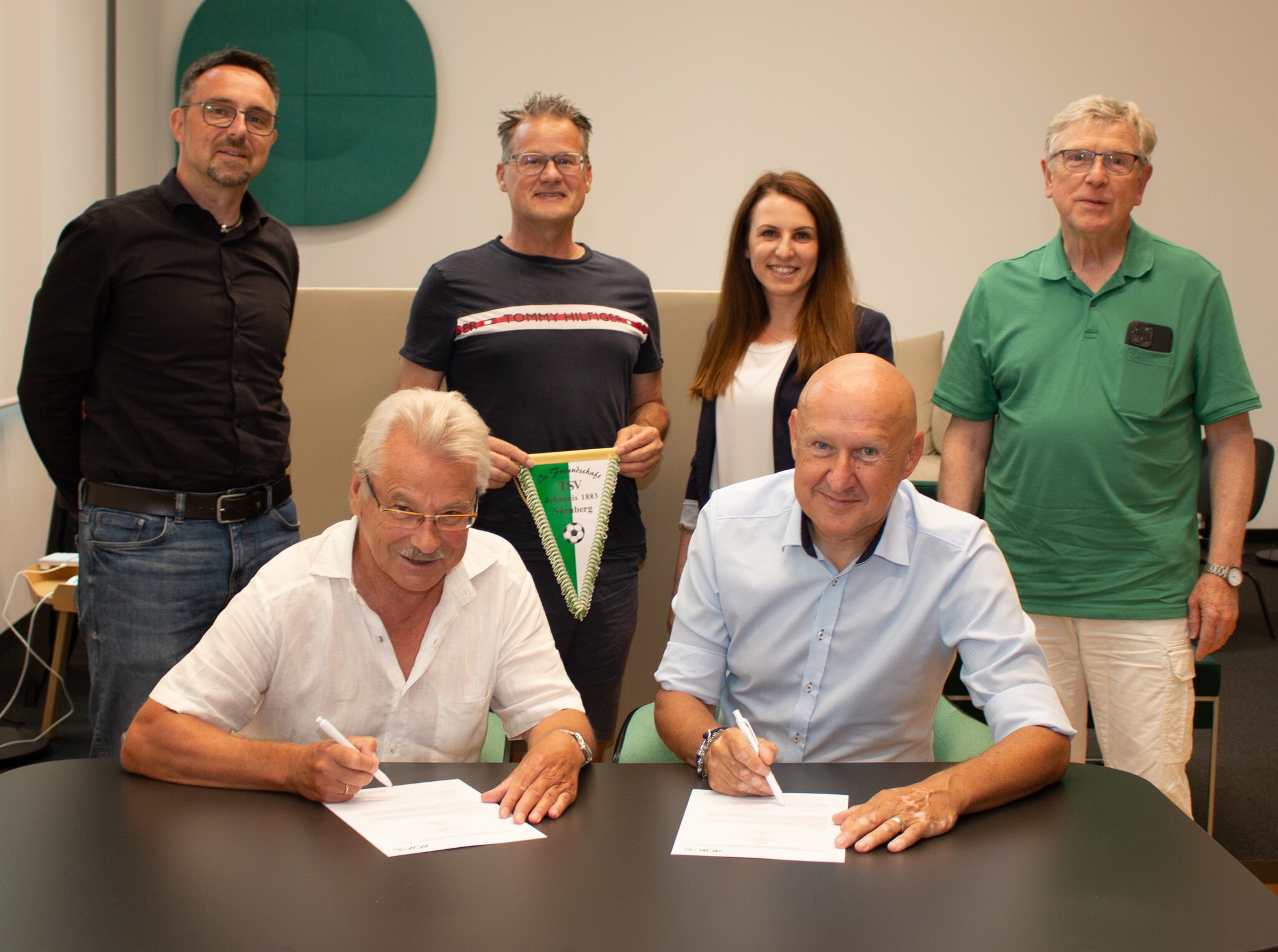 Gesundheitsförderung in Sportvereinen: AOK Mittelfranken und der TSV ...