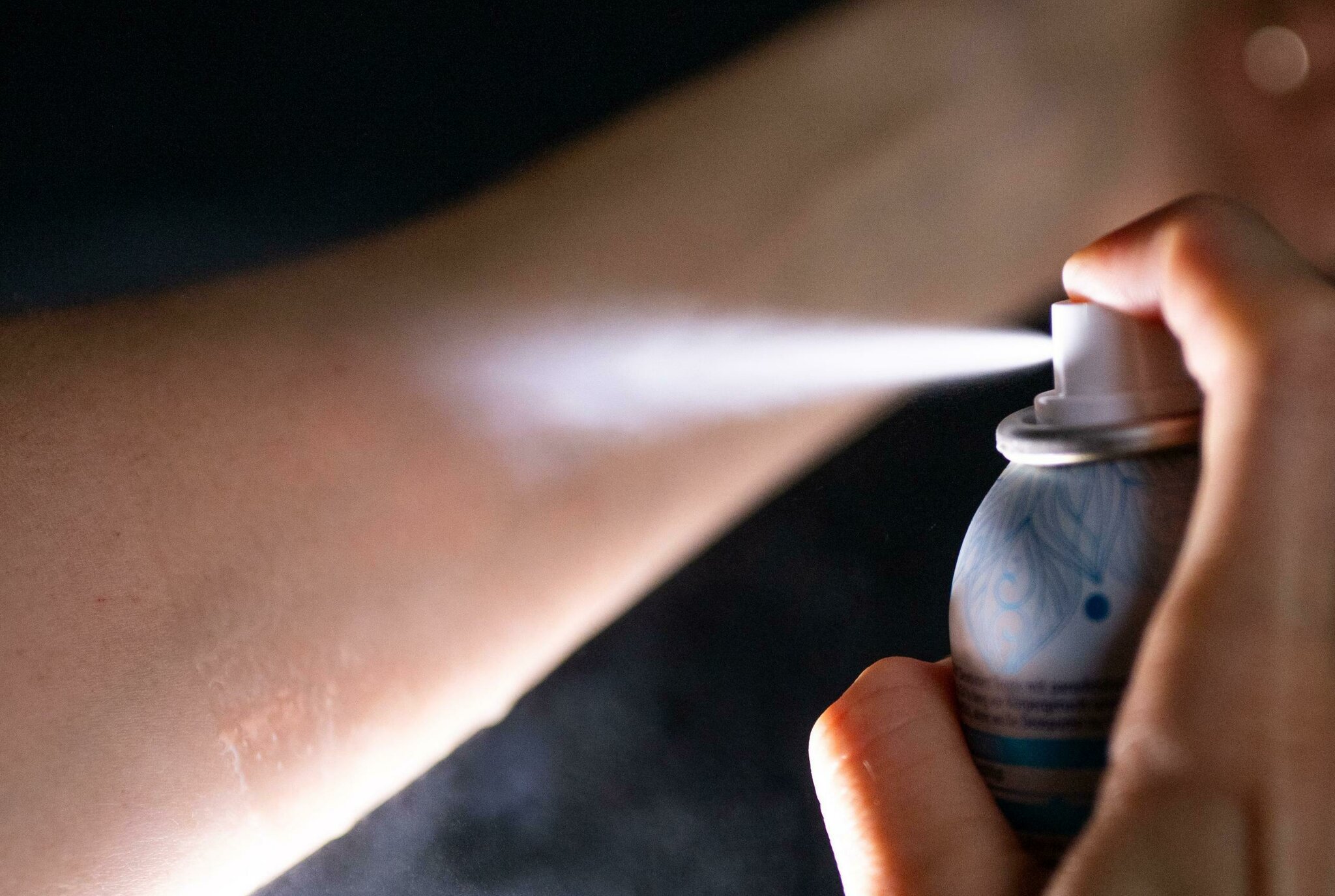 Wenn Trends zur Gefahr werden: Deo, Bahngleis & Chips ...