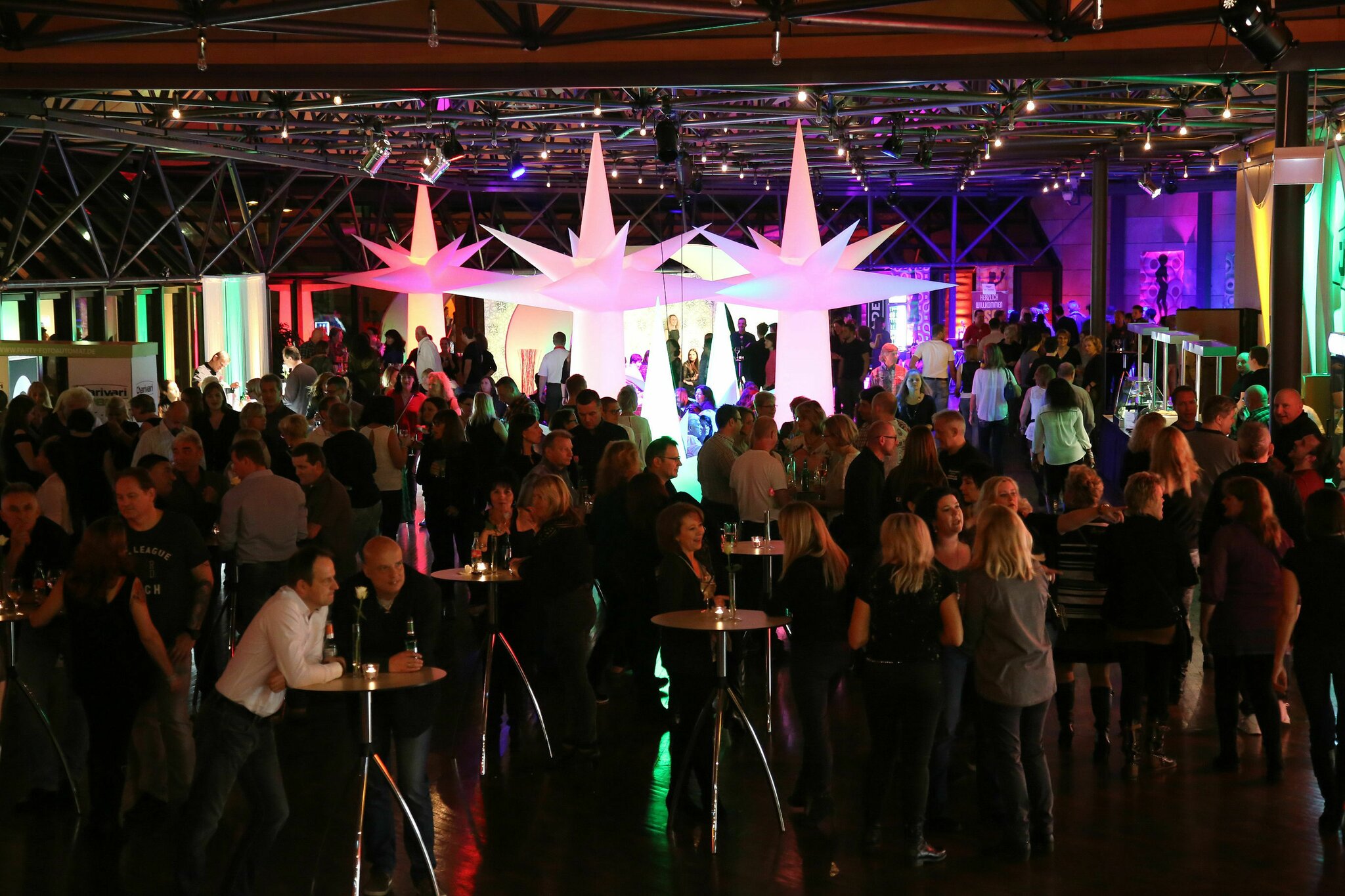 Das Party-Comeback des Jahres: 98.6 charivari bringt Kult-Party ...