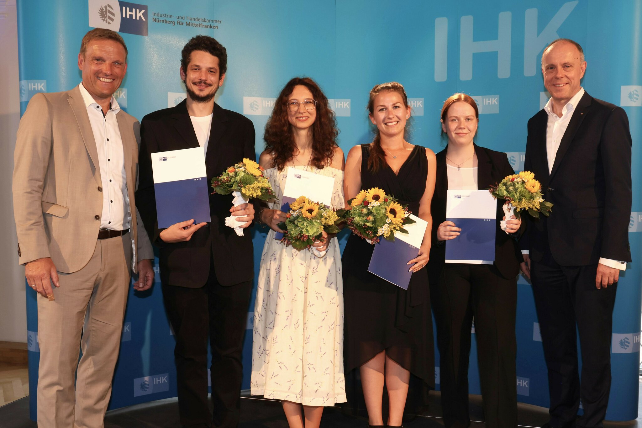 Ehrung für die Besten: IHK-Zeugnisse überreicht - Erlangen