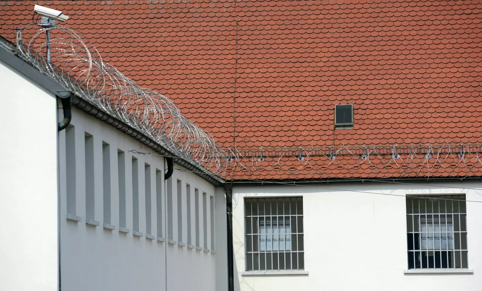 Illegale Telefone: Neuer Justizskandal im Knast! - Bayern