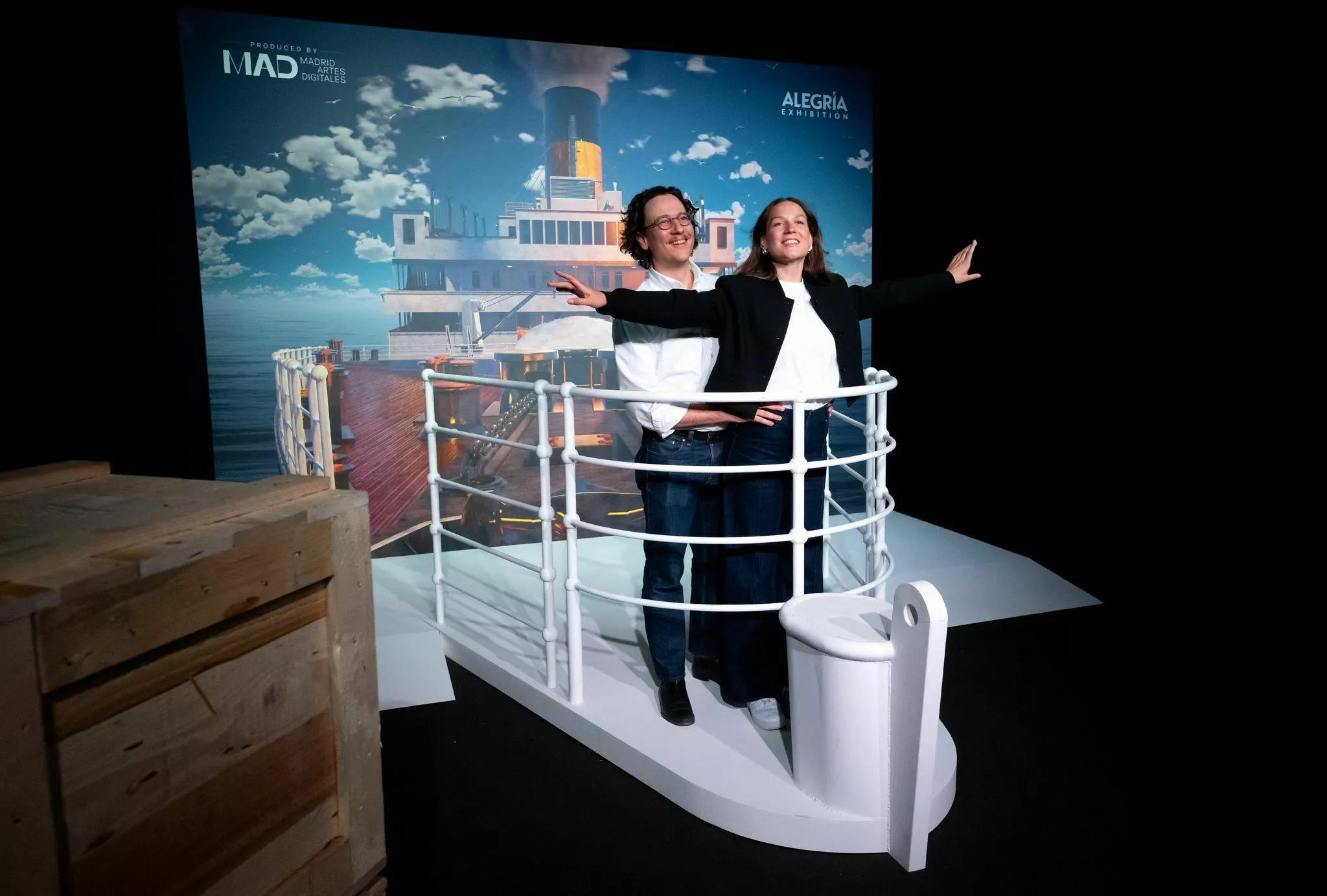Ausstellung zum ersten Mal in Deutschland: Wie Jack und Rose am Bug der ...