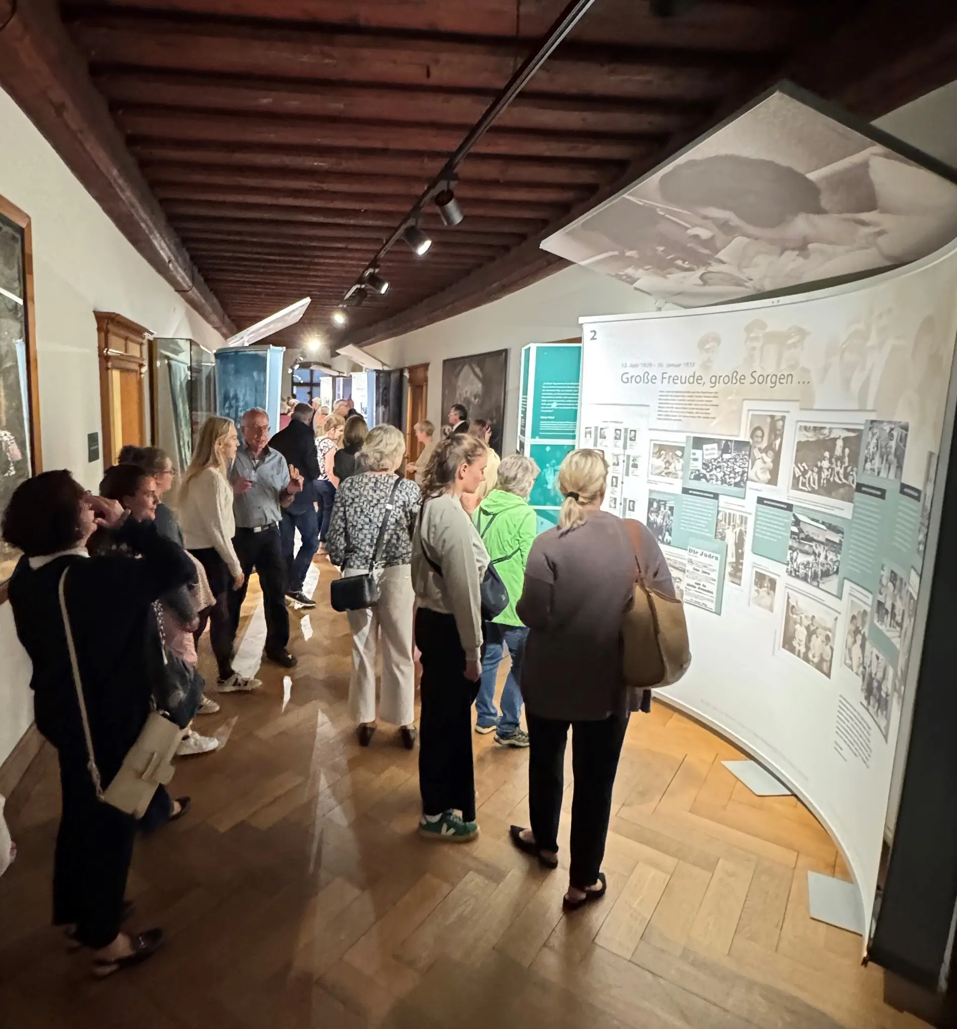 Neues aus der Stadt Roth: Ein bewegender Auftakt im Museum Schloss ...