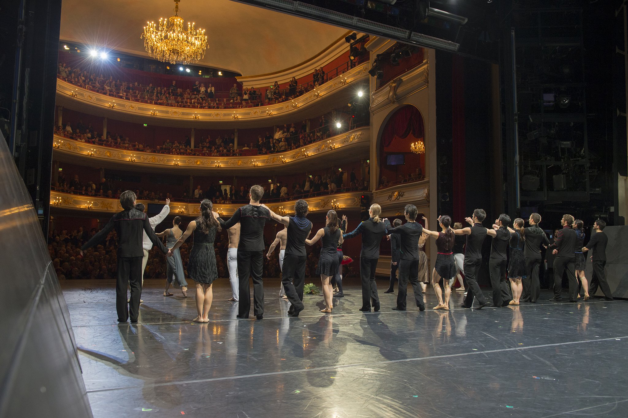 Nürnbergs Ballettensemble präsentiert sich nach der Sommerpause mit ...