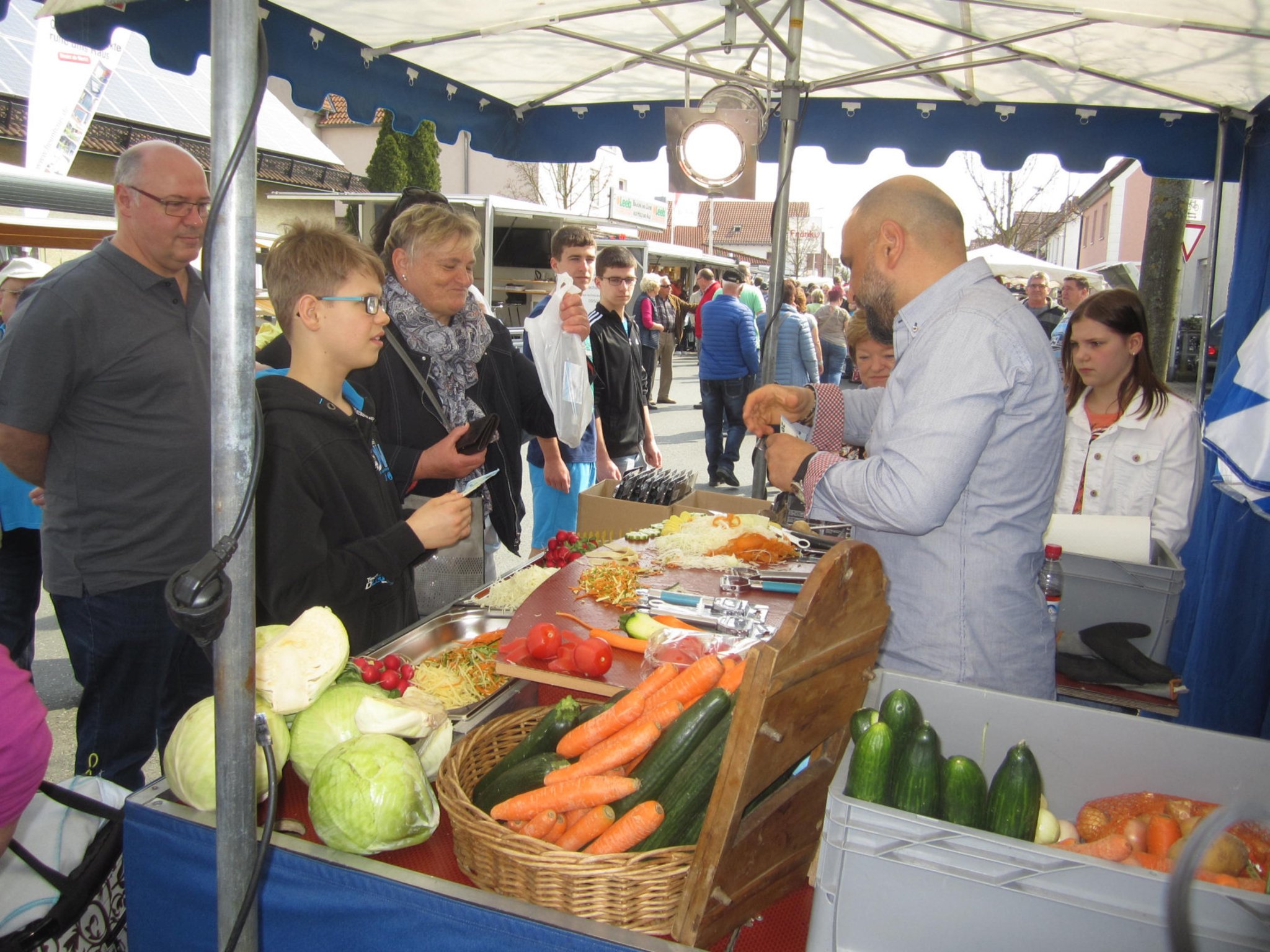 Frühjahrsmarkt im Hirschaider Ortszentrum
